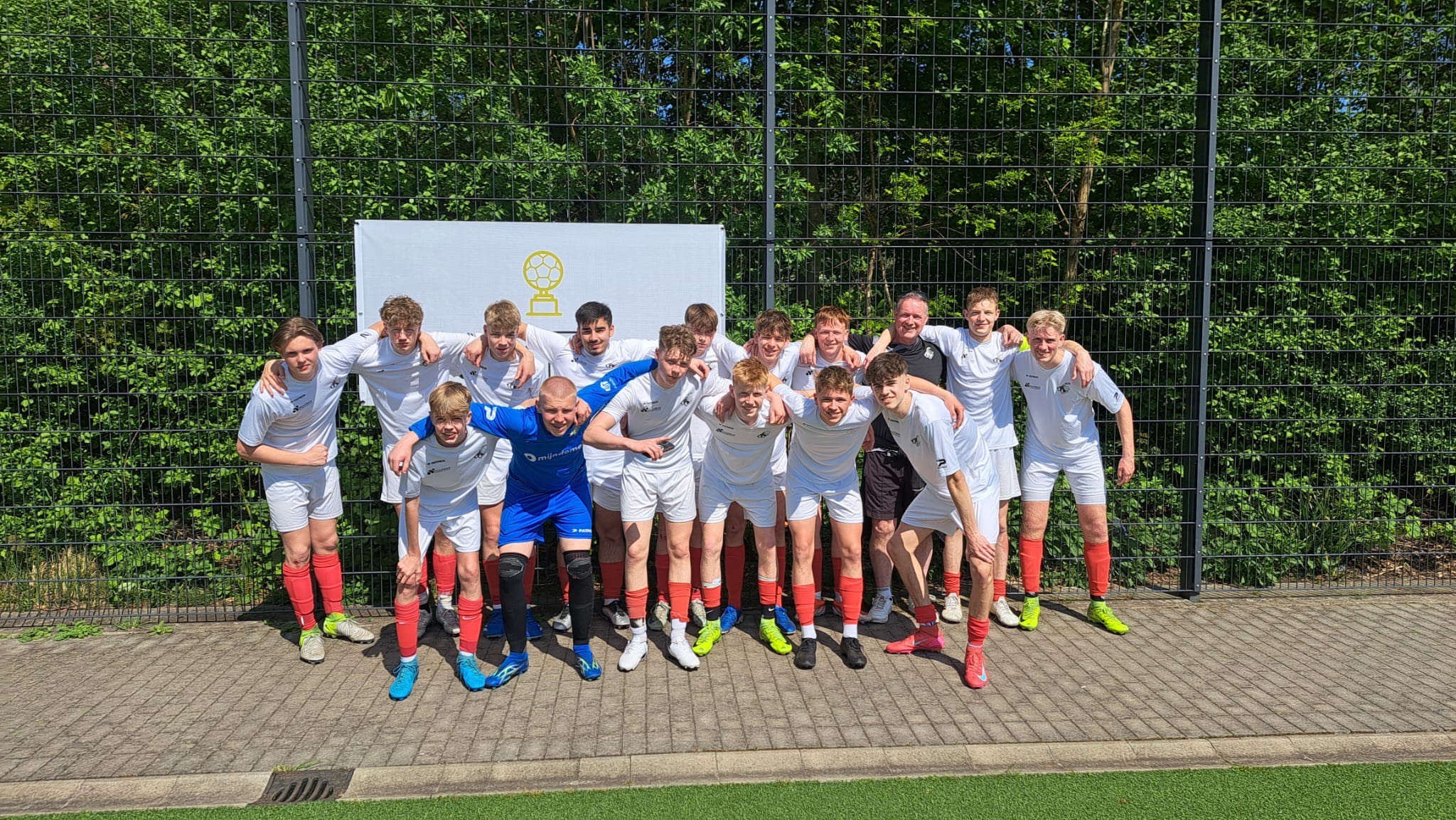 Bon Boys 17-2 laat zich van zijn beste kant zien in Duitsland! - Bon Boys